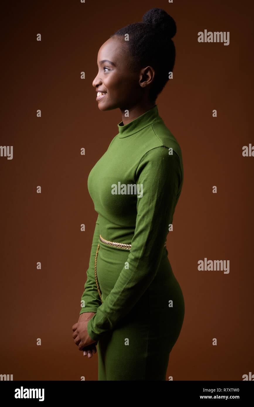 African business woman side profile hi-res stock photography and images ...