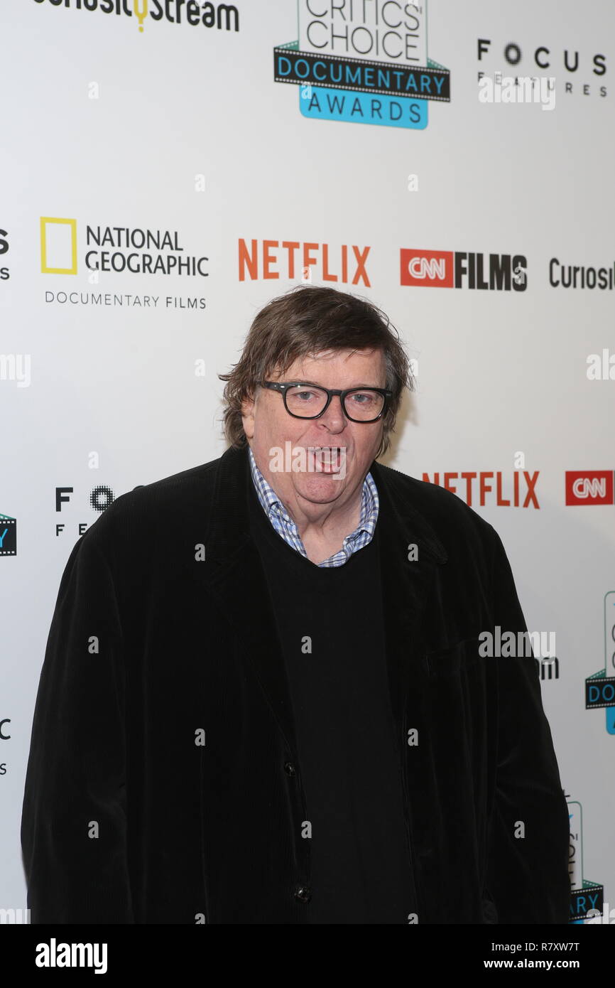 Michael moore documentary hi-res stock photography and images - Alamy