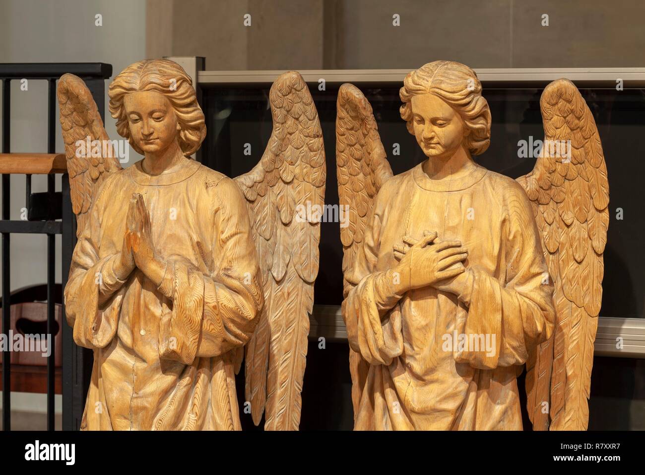 Montreal angel statue hi-res stock photography and images - Alamy
