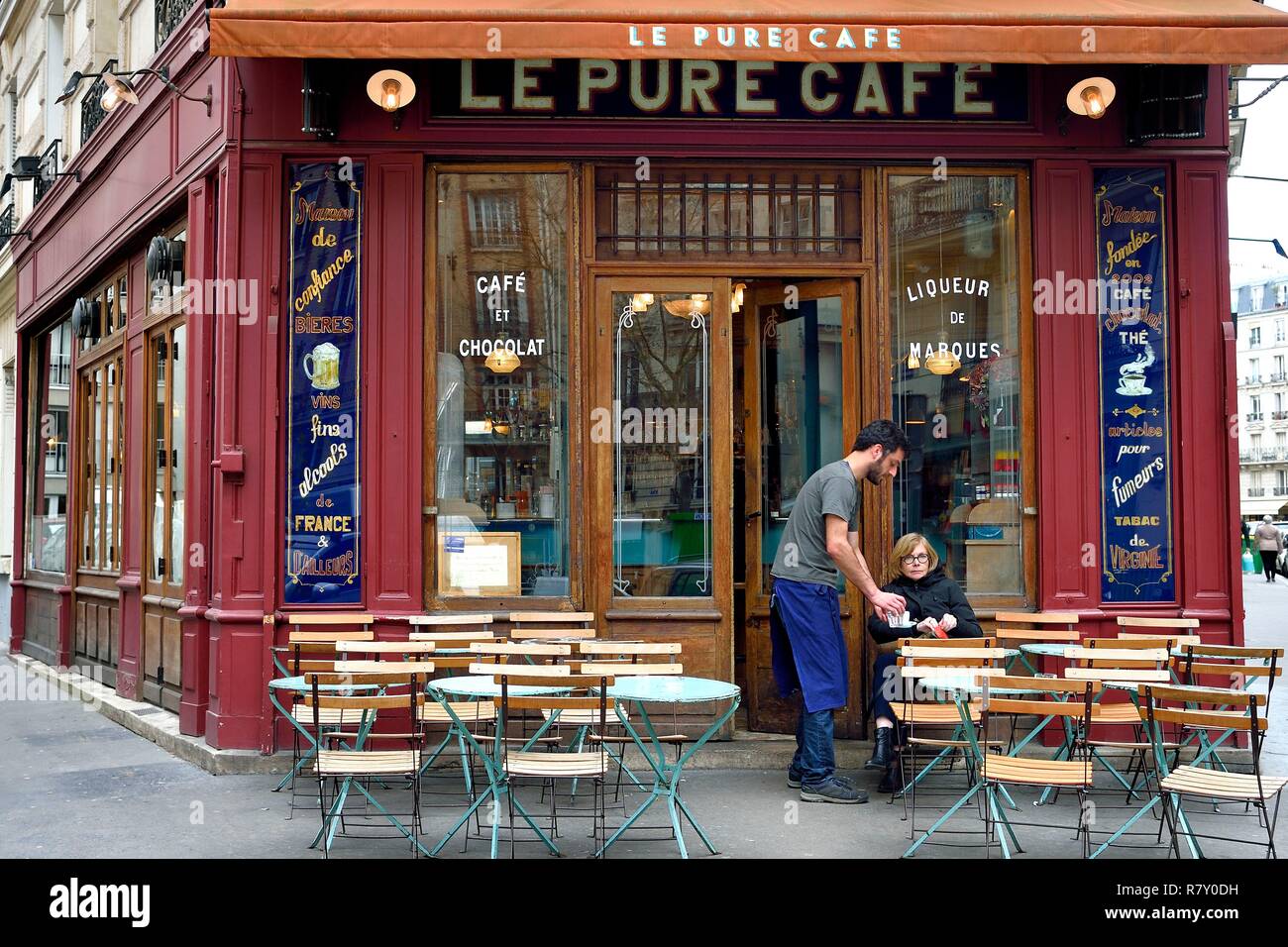 France, Paris, Le Pure Cafe rue Jean Mace Stock Photo - Alamy