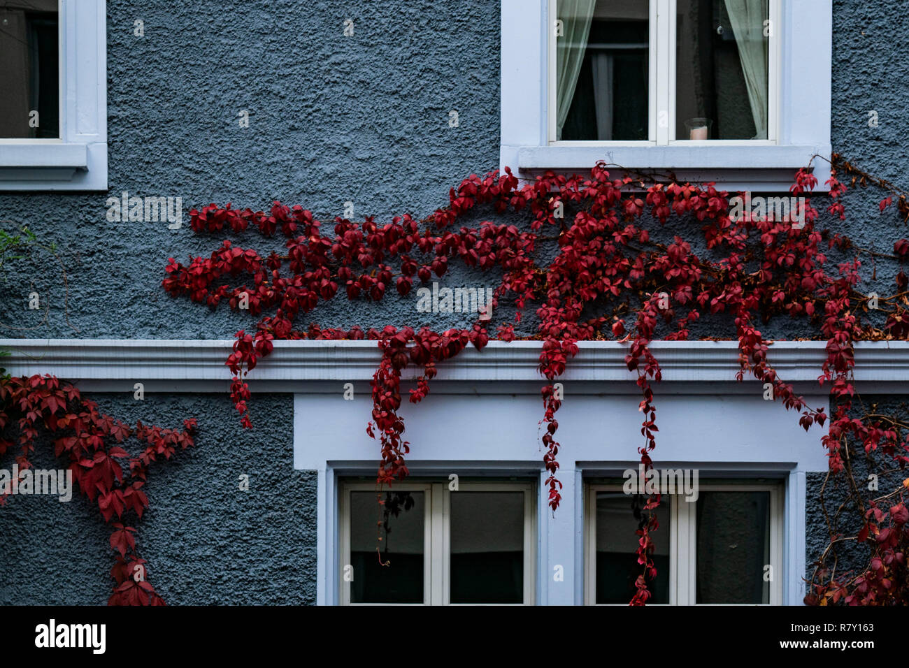Big red light house hi-res stock photography and images - Alamy