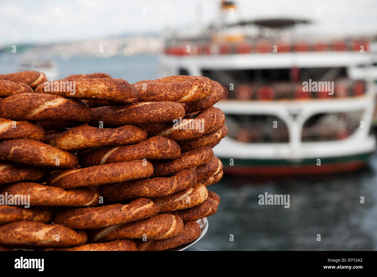 Turkey simit istanbul hi-res stock photography and images - Alamy