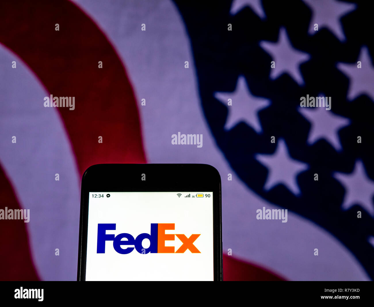 Fedex courier hi-res stock photography and images - Alamy