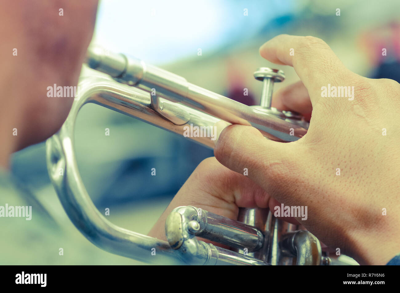 Soldier playing trumpet hi-res stock photography and images - Alamy