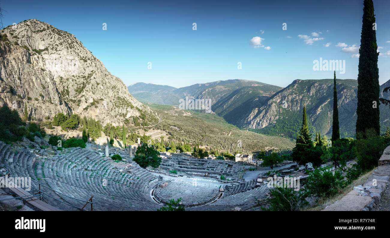 Amphitheater mountain hi-res stock photography and images - Alamy