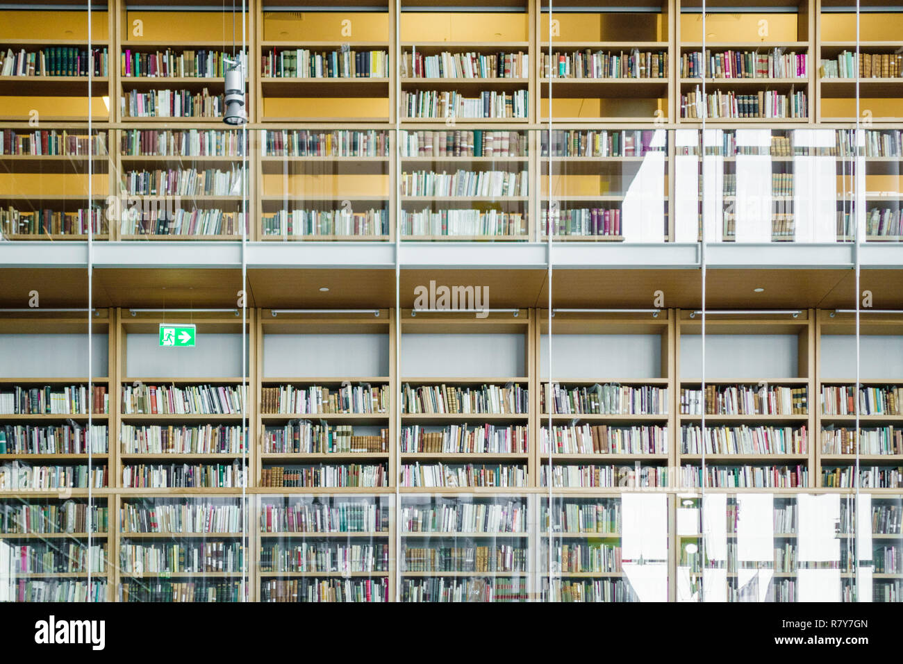 Interior of library Stock Photo - Alamy
