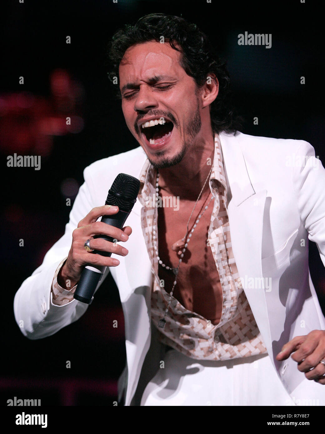 The singer marc anthony 2006 hi-res stock photography and images - Alamy