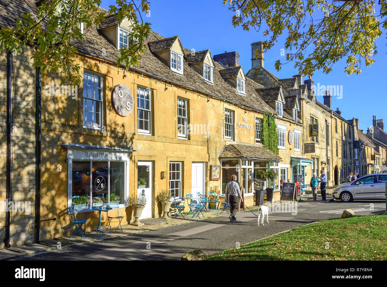 The old stocks cafe shops hotel market square stow on the wold s hi-res ...