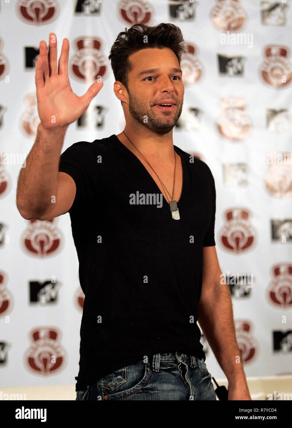 Unplugged on mtv hi-res stock photography and images - Alamy