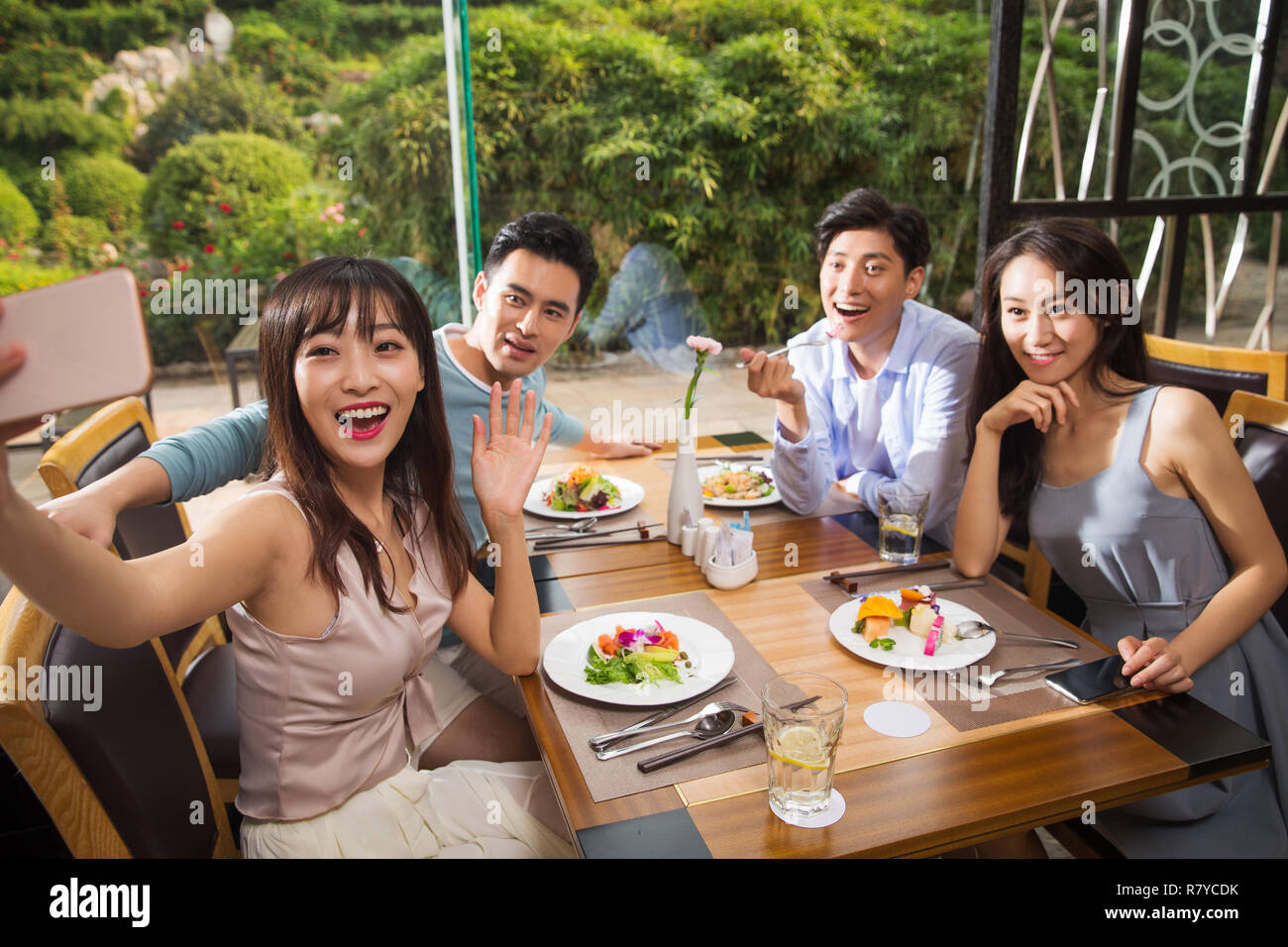 Smart dinner party hi-res stock photography and images - Alamy