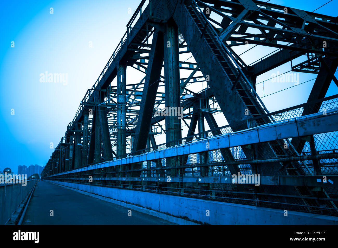 Steel support beam hi-res stock photography and images - Alamy