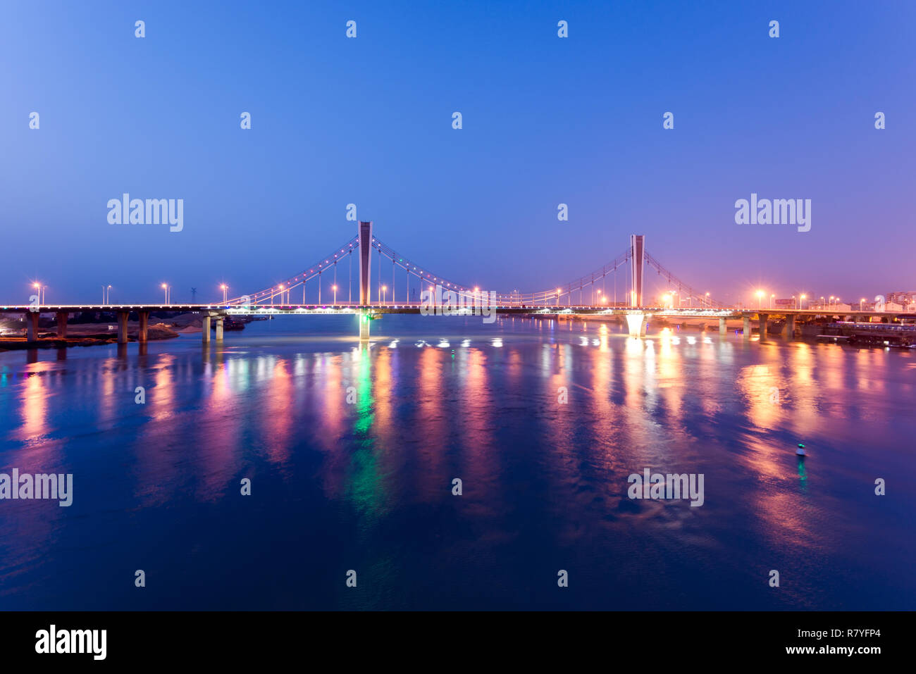 Beautiful bridge night modern curve hi-res stock photography and images ...