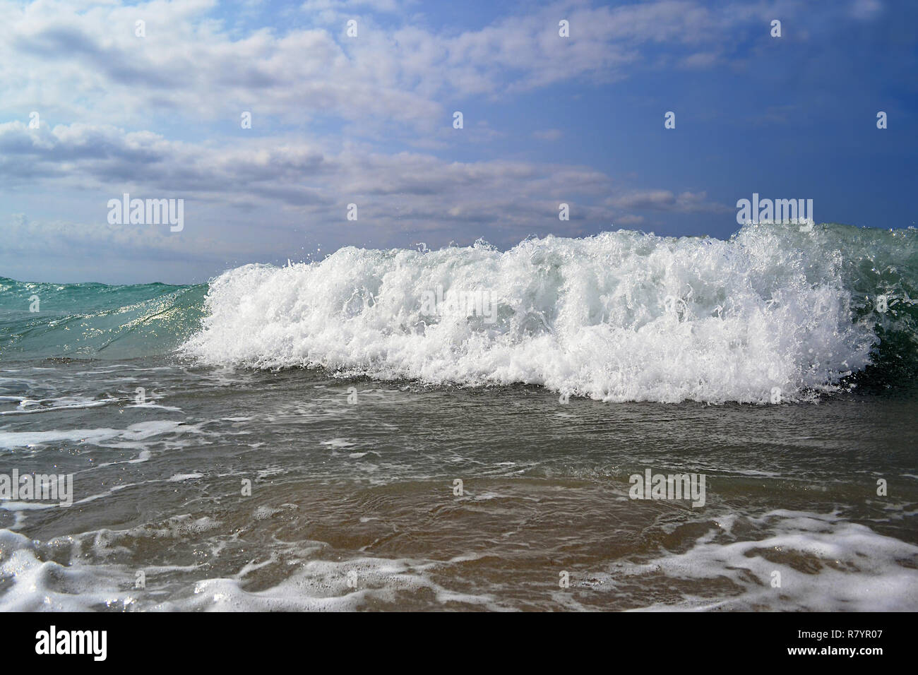 Foam surf tide tidal hi-res stock photography and images - Alamy