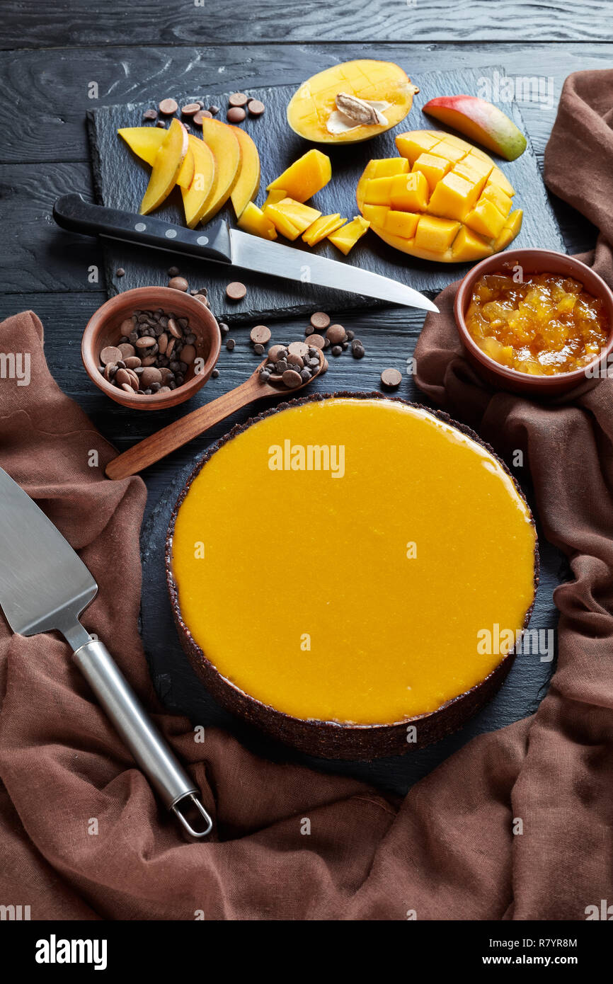Mango cheesecake hi-res stock photography and images - Alamy
