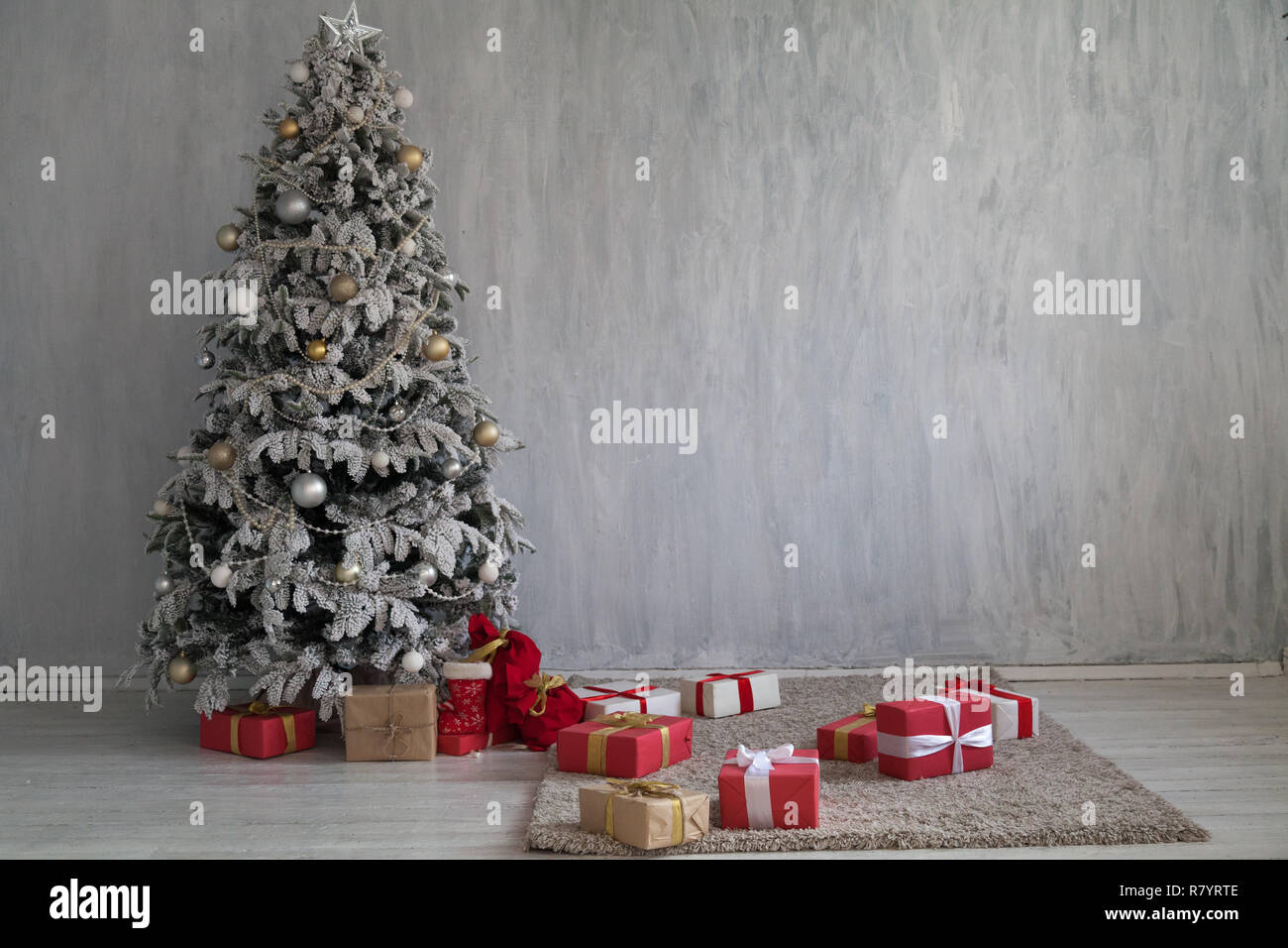 Christmas tree Garland lights new year holiday gifts white home decor ...