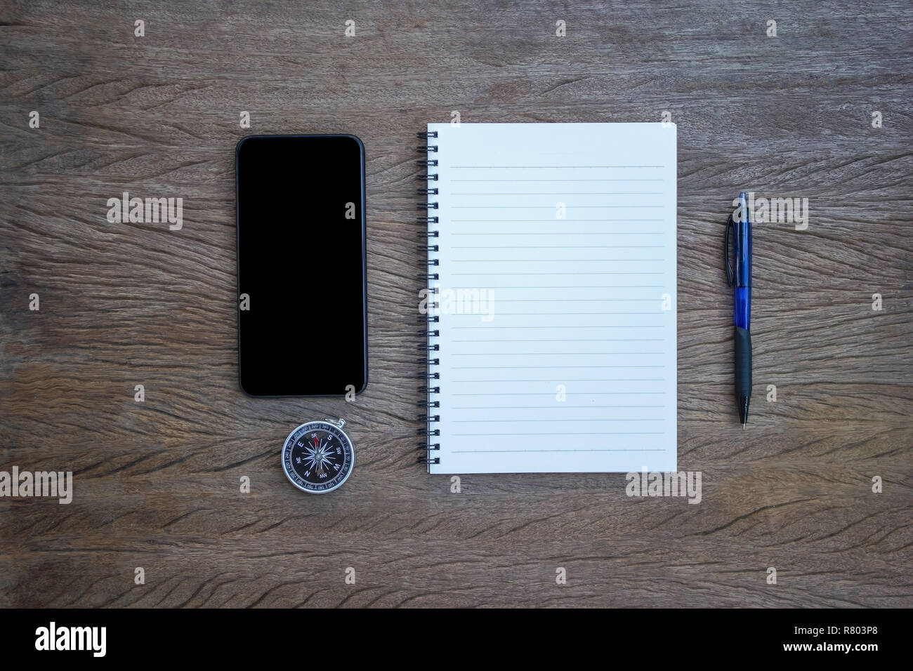 Focus your work plan concept : Top view, flat lay office supply note ...