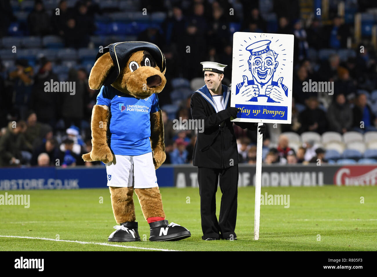Efl mascots hi-res stock photography and images - Alamy