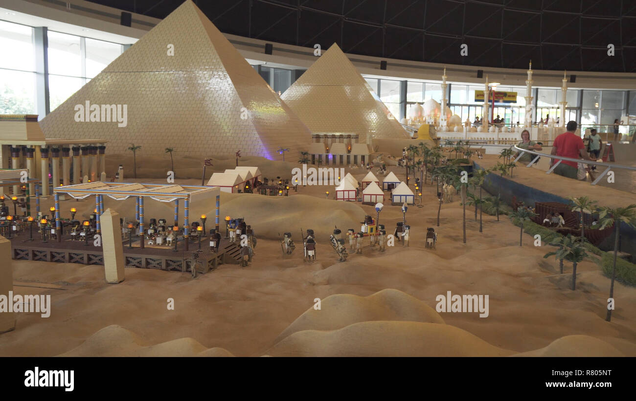 Exhibition of mock-ups of Egypt made of Lego pieces in Miniland ...