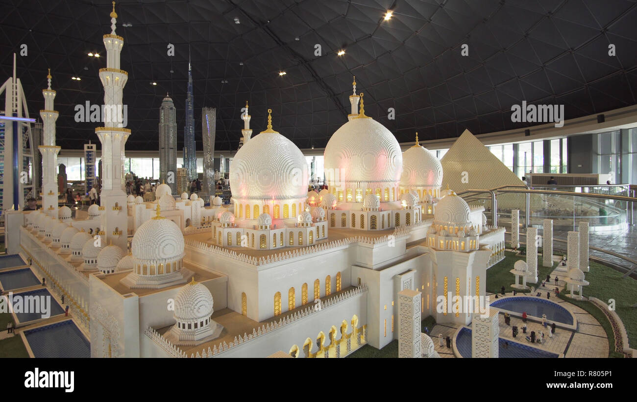 Exhibition of mock-ups Sheikh Zayed Grand Mosque made of Lego pieces in ...