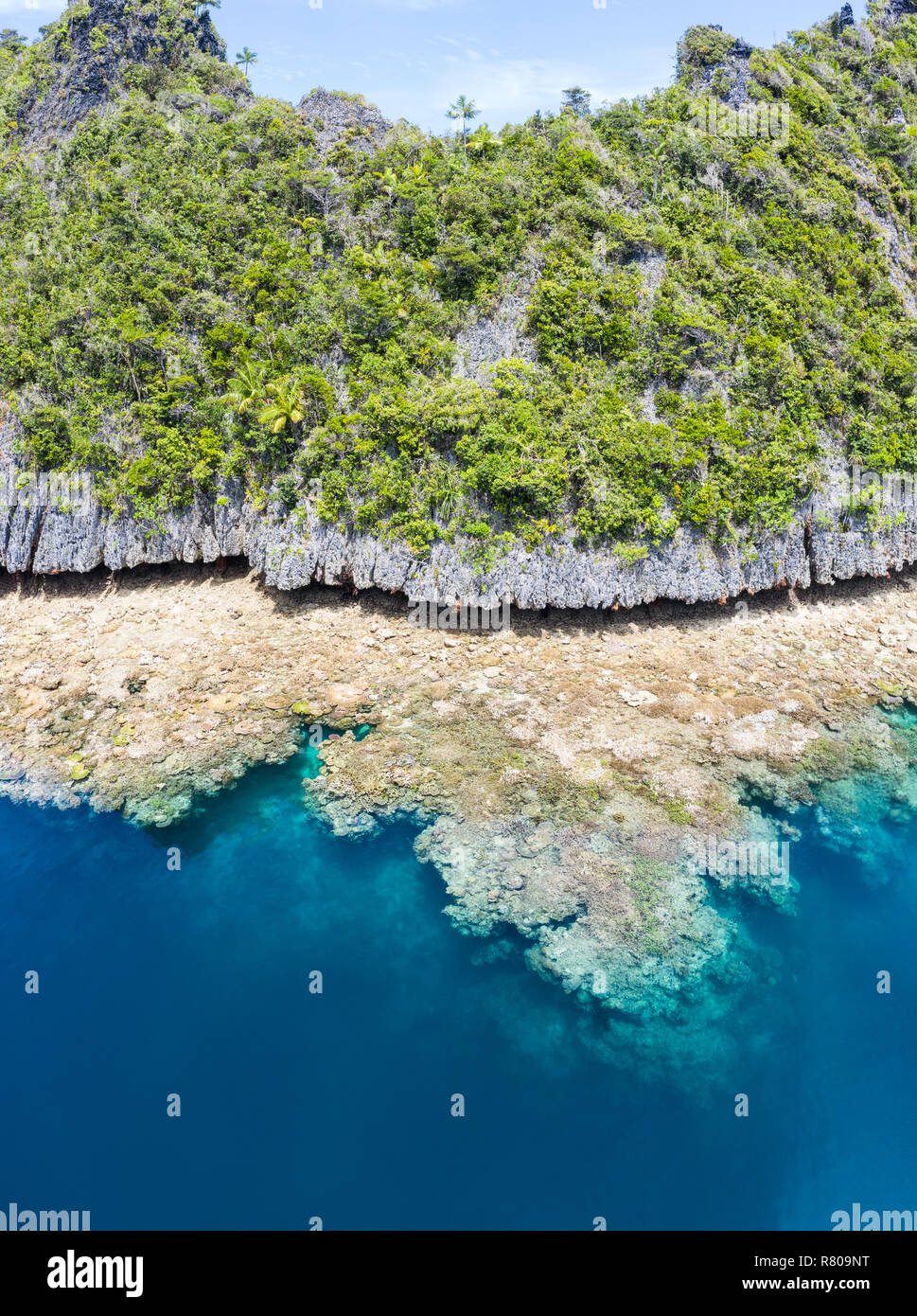 Fringing Reef High Resolution Stock Photography and Images - Alamy