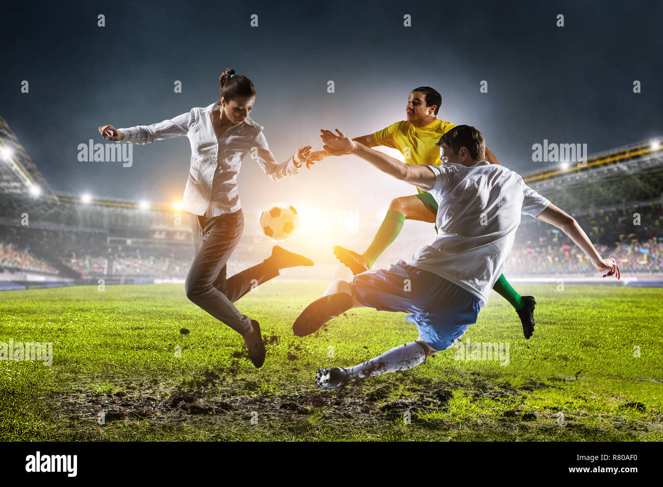 Team teambuilding hi-res stock photography and images - Alamy