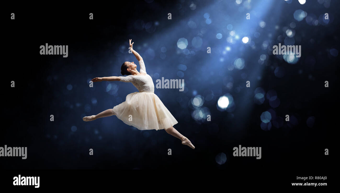 Ballet dancer in jump Stock Photo - Alamy