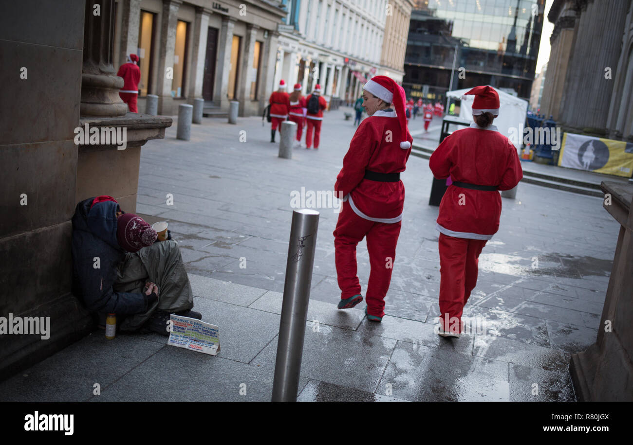 Homeless santa claus hi-res stock photography and images - Alamy