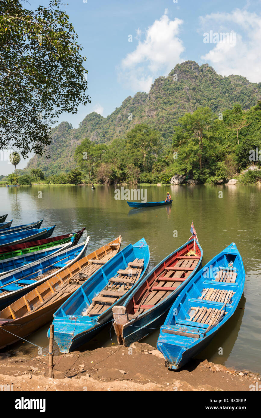 HPA-AN, MYANMAR - 19 NOVEMBER, 2018: Vertical picture of the exterior ...