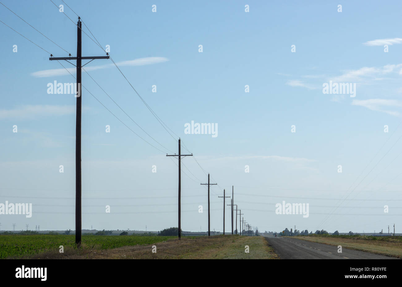 Texas power lines desert hi-res stock photography and images - Alamy