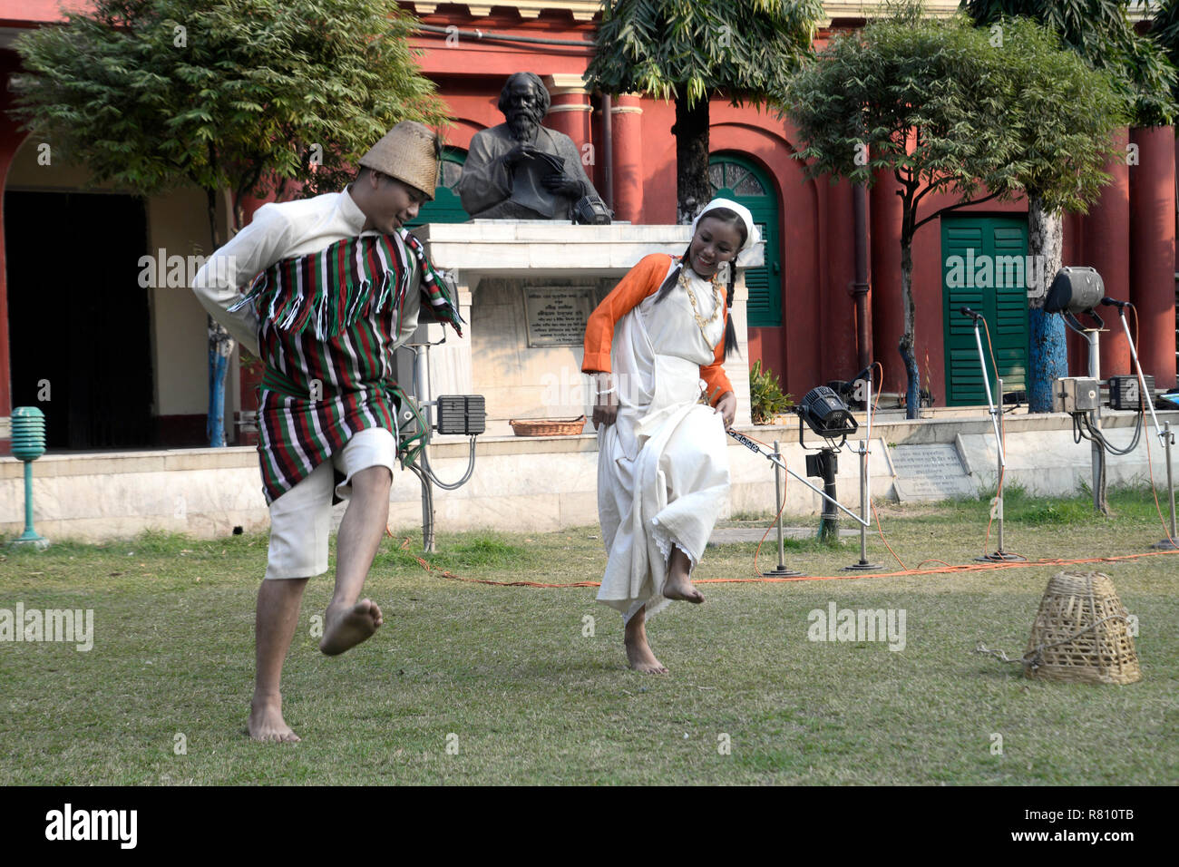 Kolkata`, India. 11th Dec, 2018. Lepcha men and women perform Lepcha ...