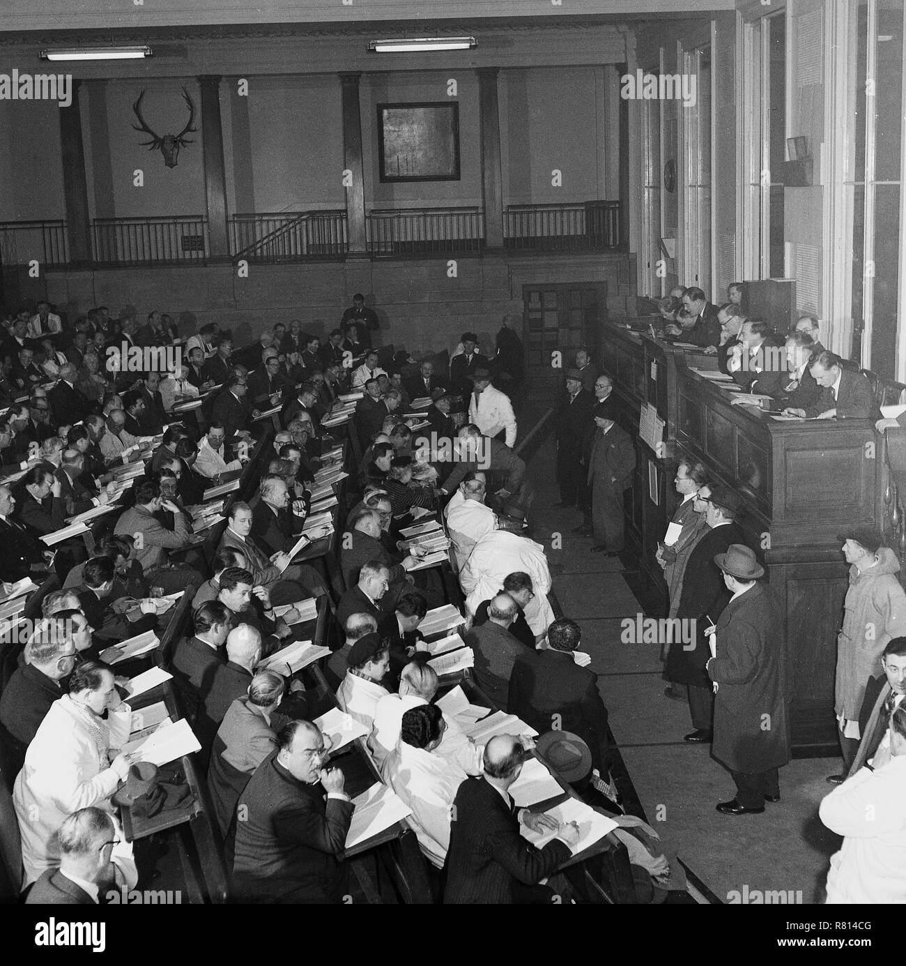 Public town hall meeting Black and White Stock Photos & Images - Alamy