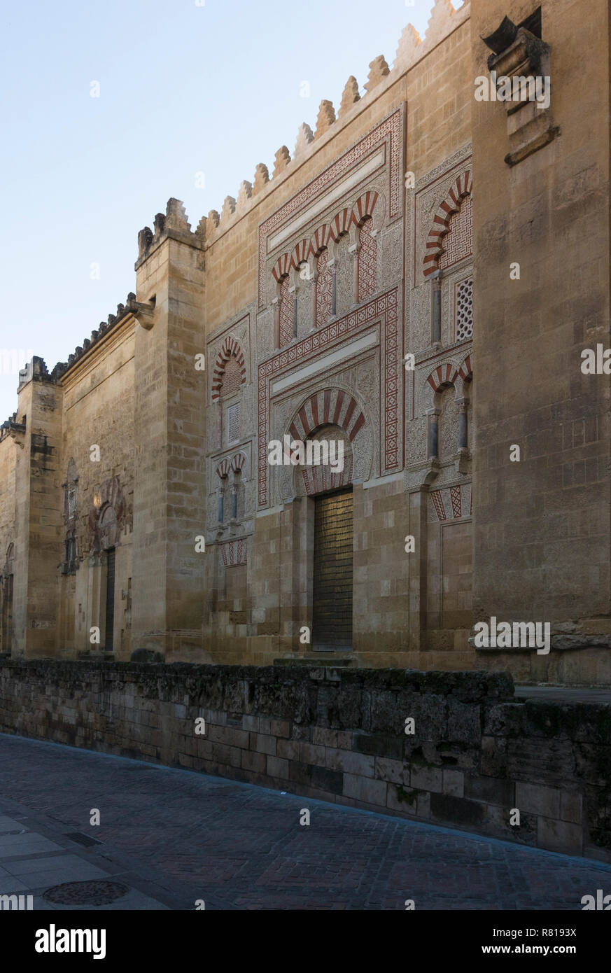 Cordoba Mosque exterior, Cathedral, cordova, Great mosque of Cordoba ...