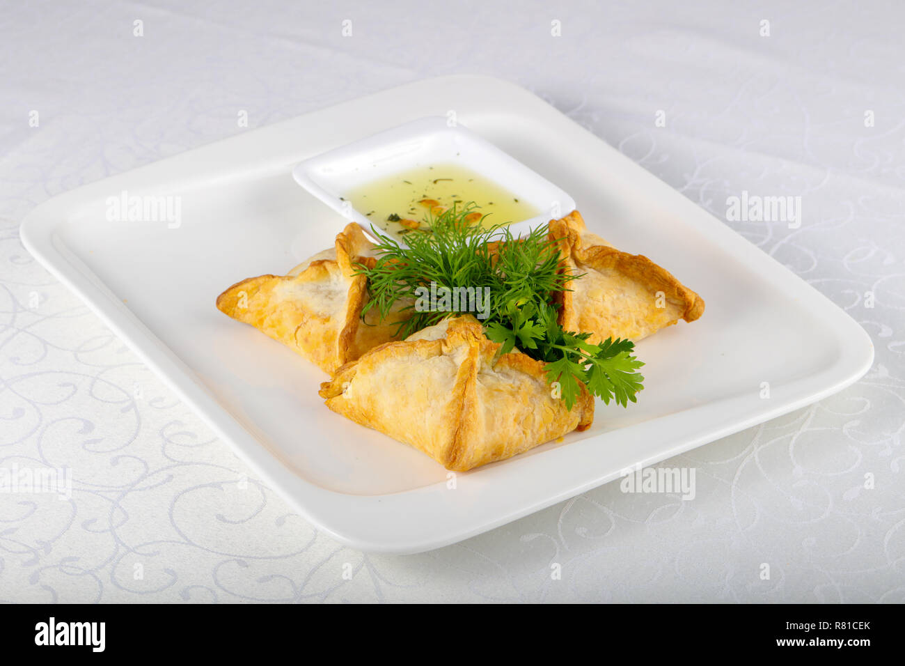 Lamb samosas hi-res stock photography and images - Alamy