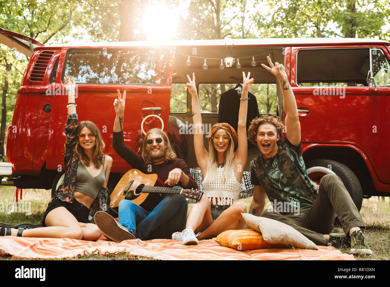 Hippies hi-res stock photography and images - Alamy