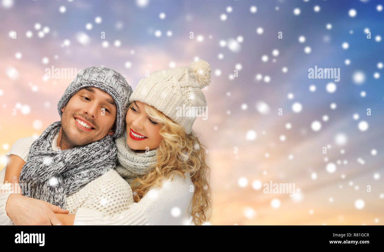 Cute couple in winter sweaters hi-res stock photography and images - Alamy