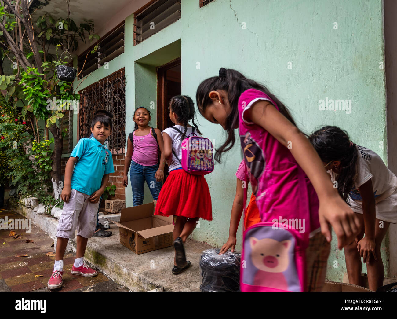 Hands charity food poor kids hi-res stock photography and images - Alamy