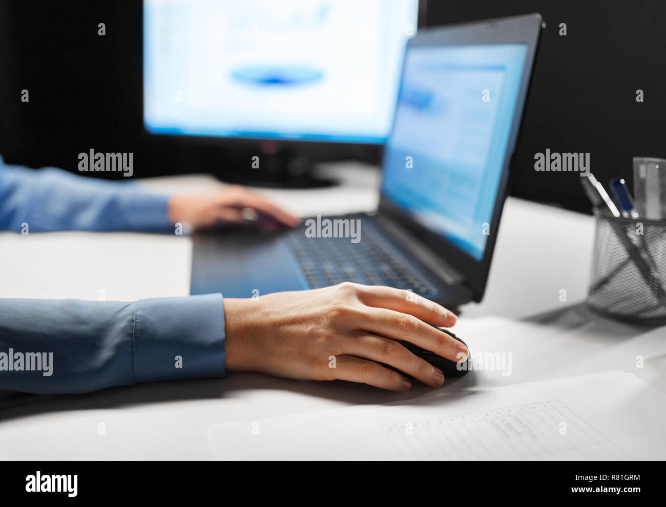 Closeup hand mouse hi-res stock photography and images - Alamy