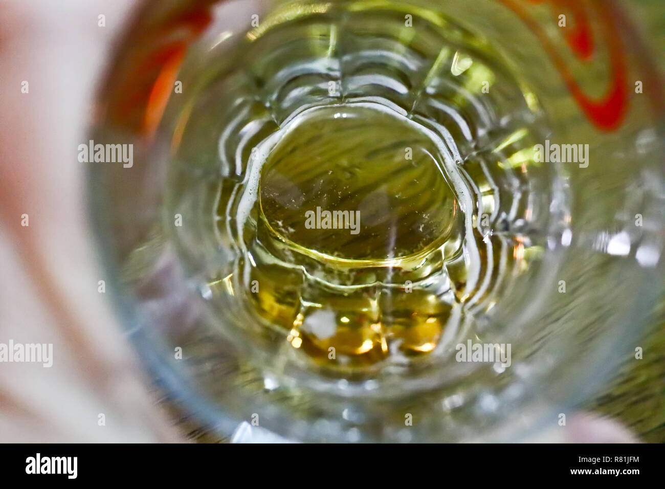Bottom of drinking glass hi-res stock photography and images - Alamy