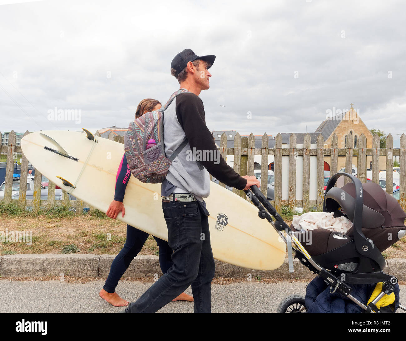 Family day out in the UK, Newquay, Cornwall, UK Stock Photo - Alamy