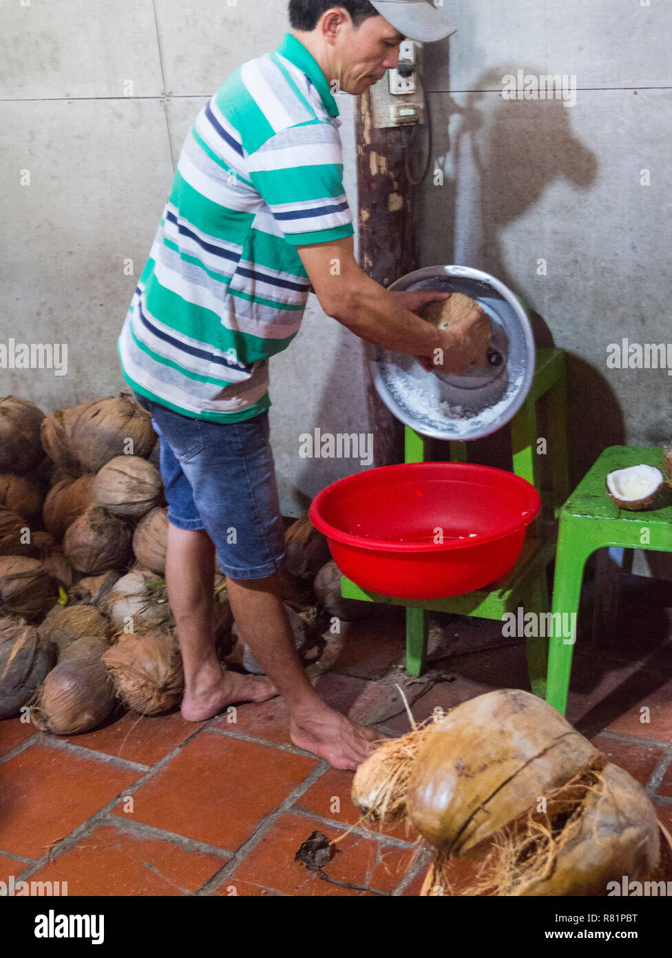 Shredding a coconut hi-res stock photography and images - Alamy