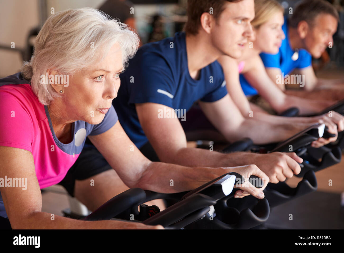 Group spinning class hi-res stock photography and images - Alamy