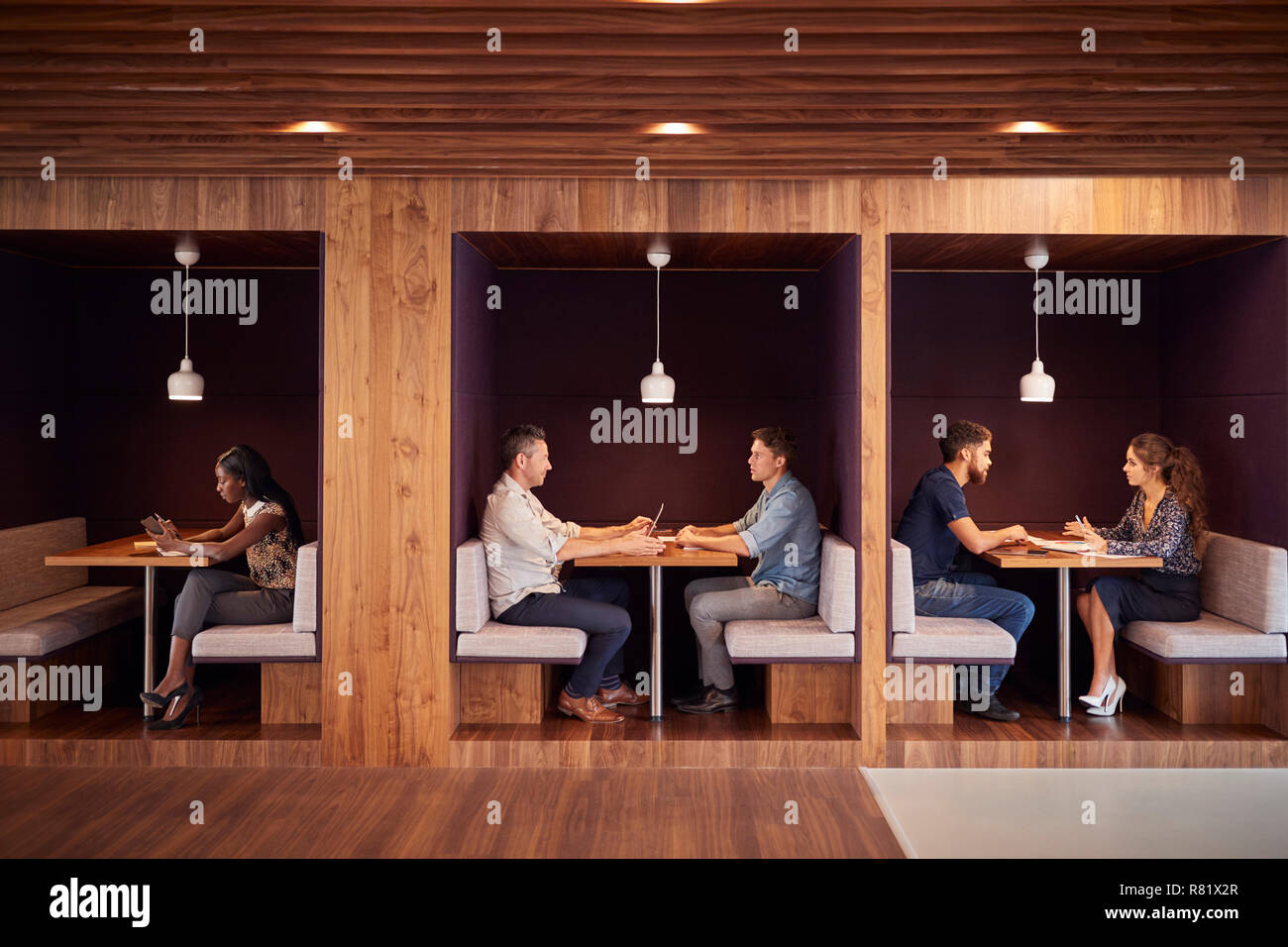 Office cubicles hi-res stock photography and images - Alamy