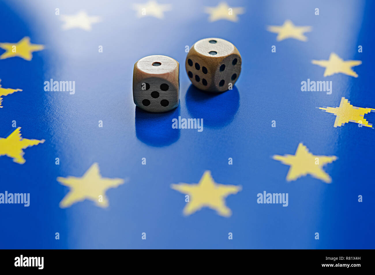 6 dice hi-res stock photography and images - Alamy
