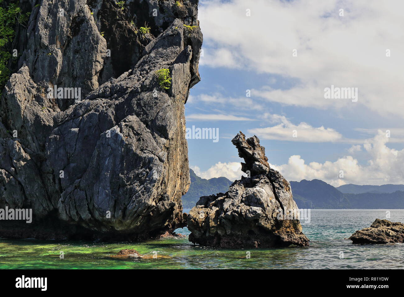 Sailing Bacuit bay from Corong Corong to Vigan island and Snake island ...