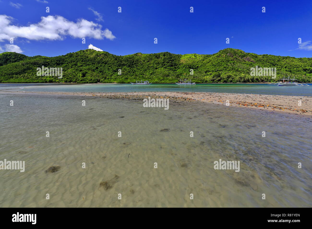 Sailing Bacuit bay from Corong Corong to Vigan island-Snake island ...