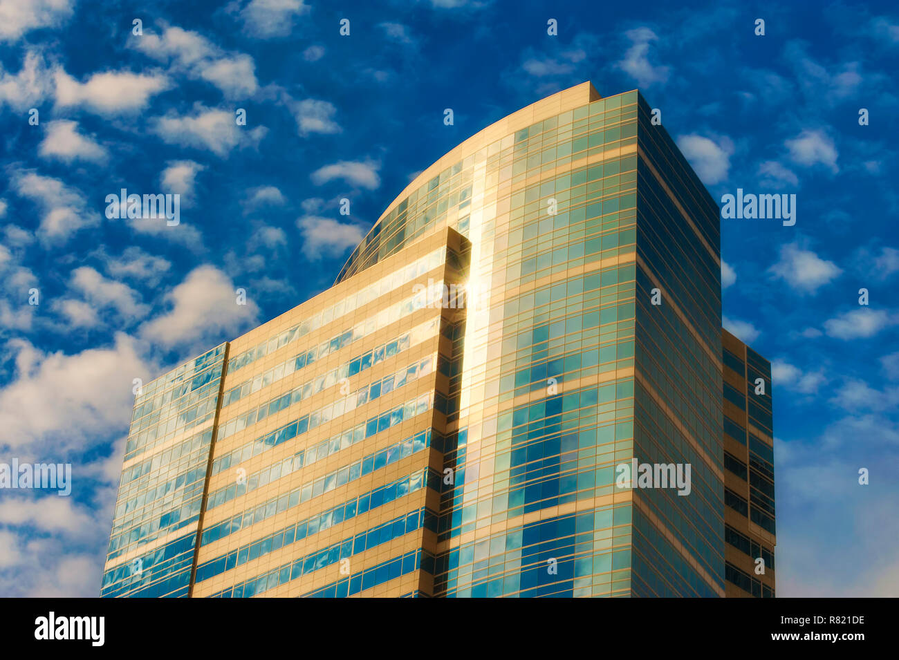 Sky reflect architecture hi-res stock photography and images - Alamy