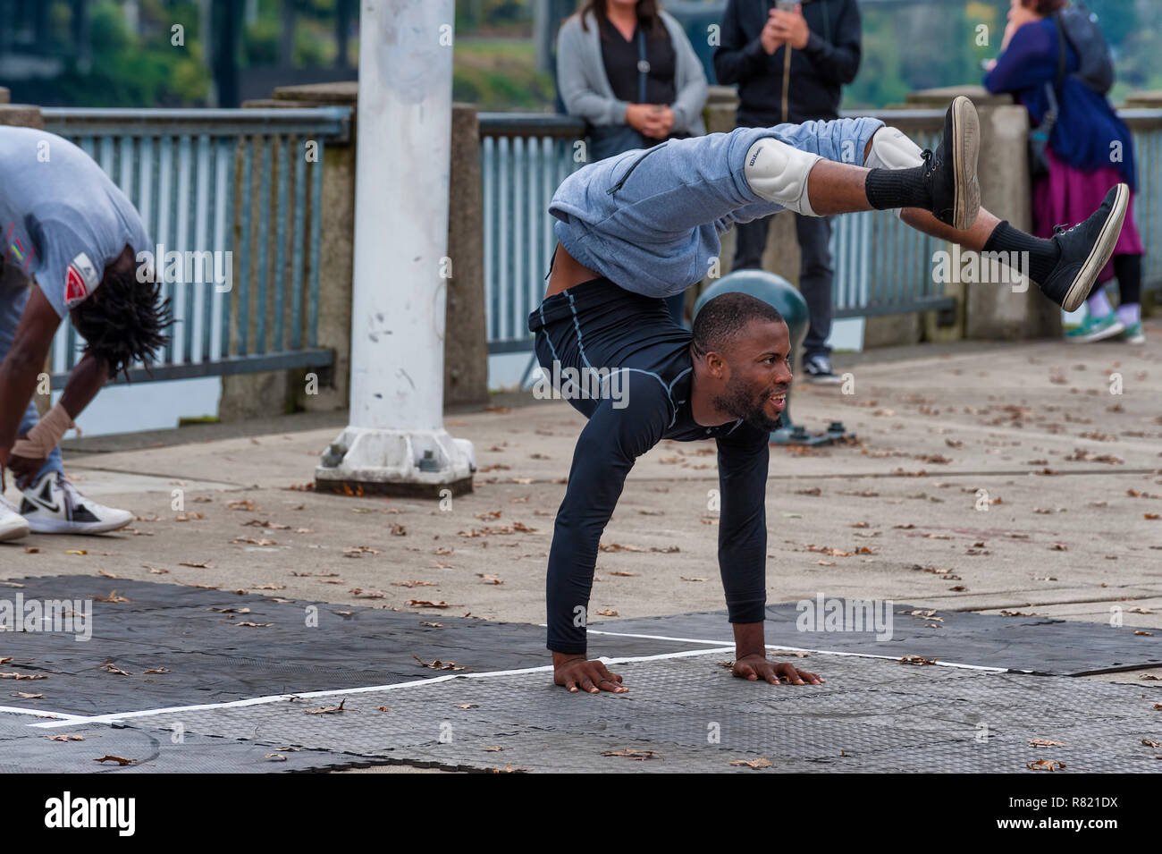 Contortionist man hi-res stock photography and images - Alamy