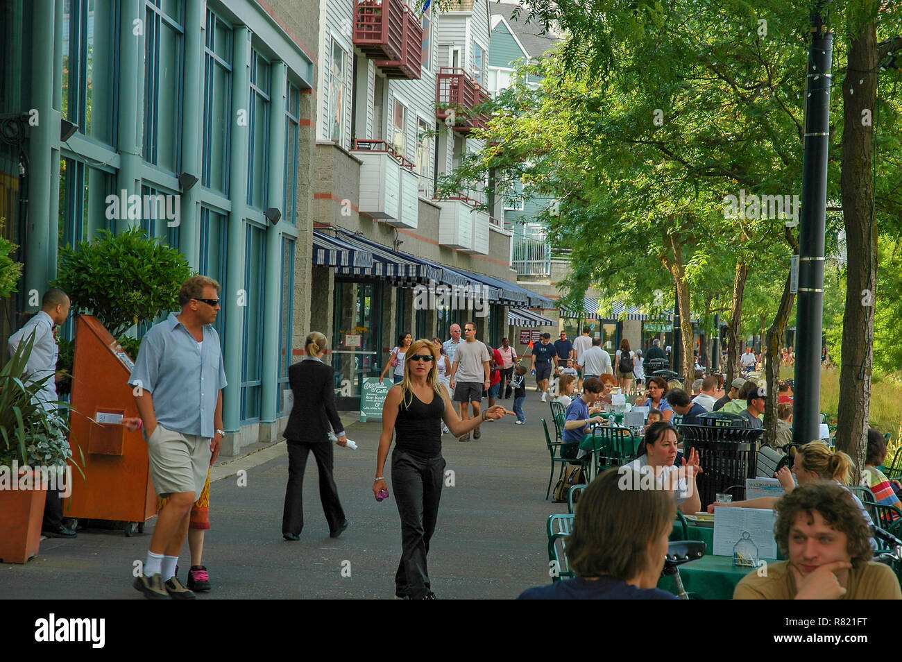 Come dine with me 2005 hi-res stock photography and images - Alamy