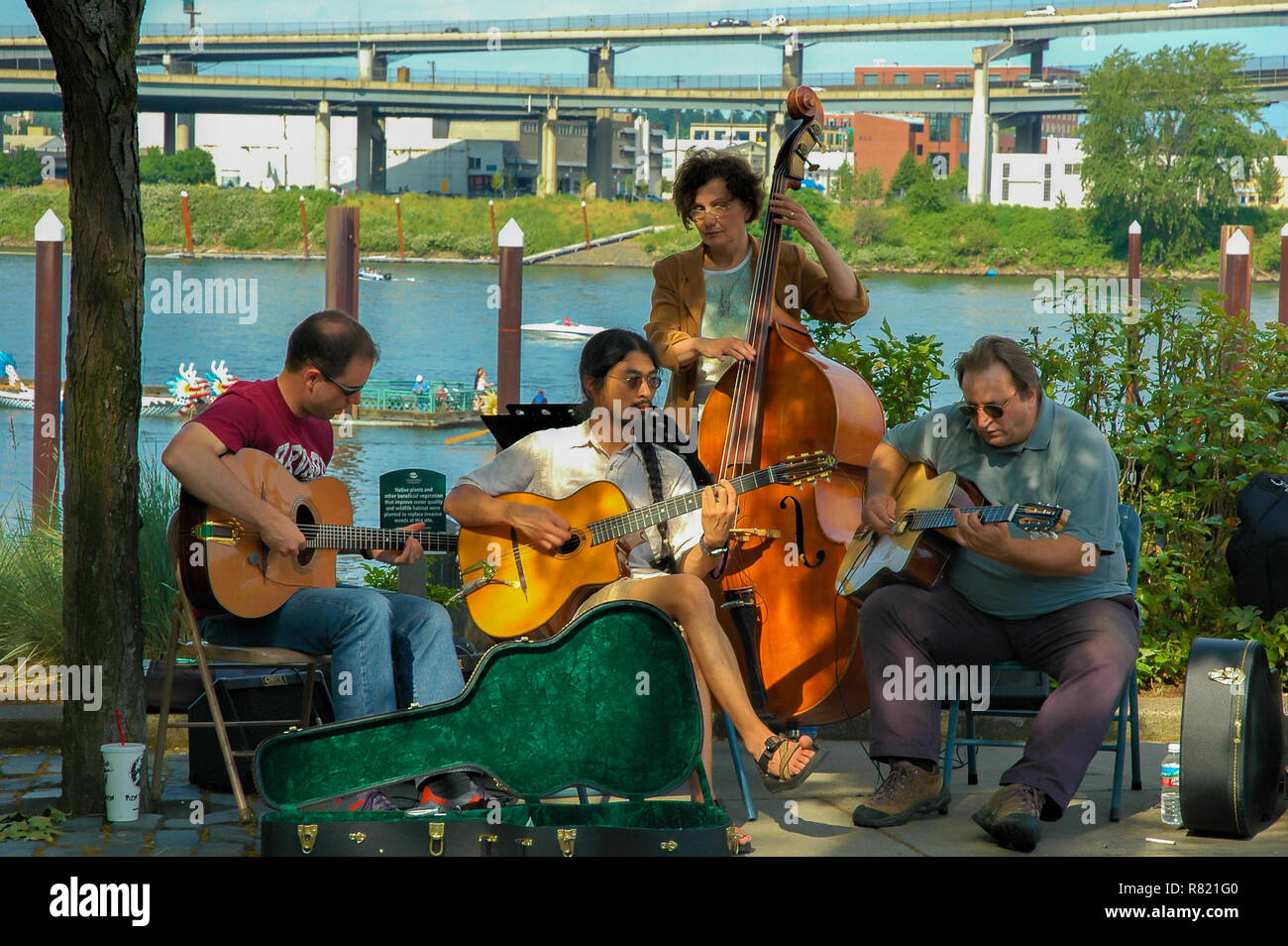 Four musical instruments hi-res stock photography and images - Alamy