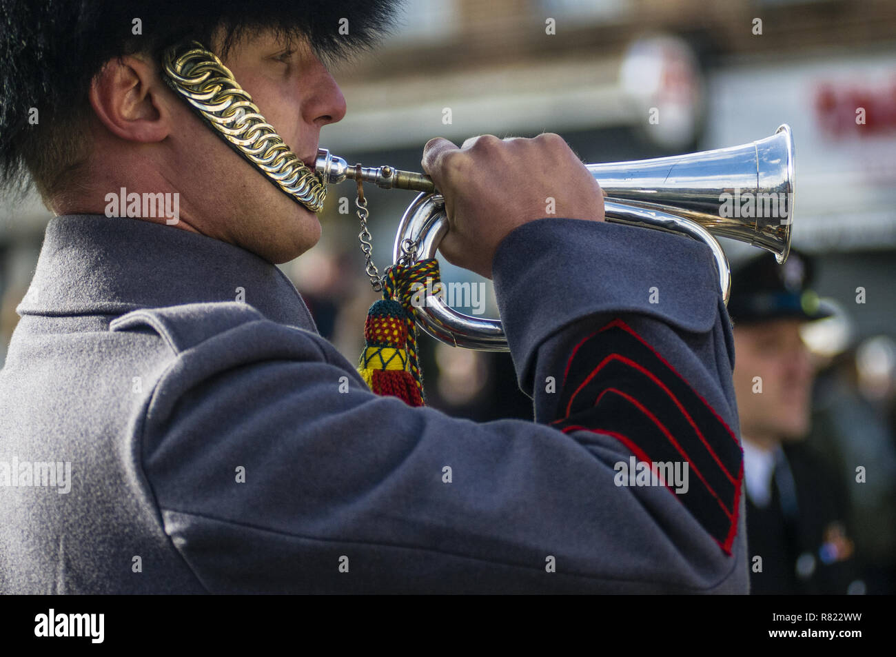 At 11:00, the bugle sounded in Lambeth, near the Stockwell station ...